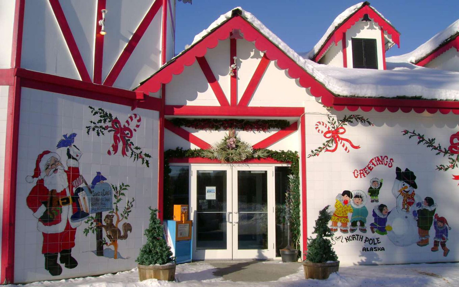 Guide to Experiencing the Magic of Christmas in Alaska