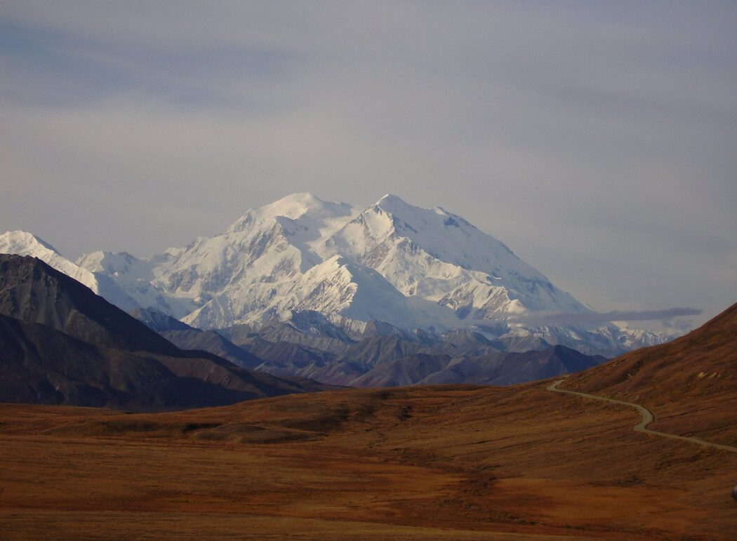 Alaska Explorer Guided Bus Tour | Fairbanks, Denali, Talkeetna, Anchorage